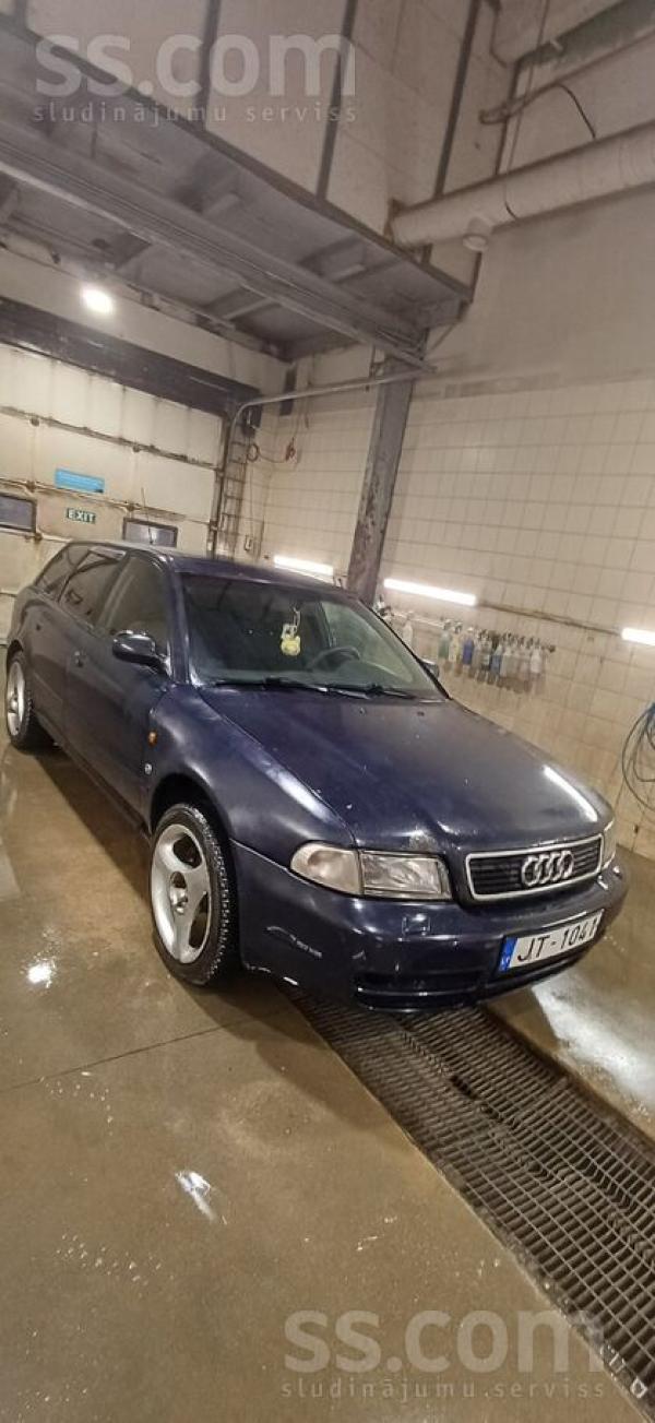 Zils Audi A4 1998 Rīga, ar dzinēja tilpumu 1.90 L un nobraukumu 413 tūkst. km par 1150 €, foto 2 vietnē AUTOMOTO.COM.LV