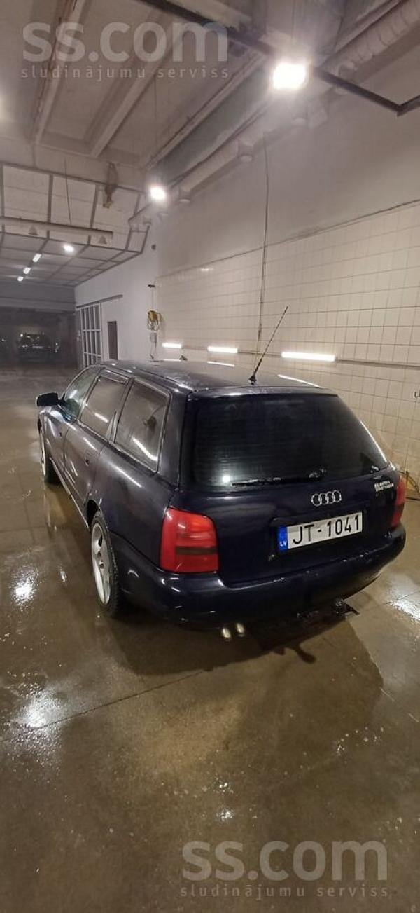 Zils Audi A4 1998 Rīga, ar dzinēja tilpumu 1.90 L un nobraukumu 413 tūkst. km par 1150 €, foto 3 vietnē AUTOMOTO.COM.LV