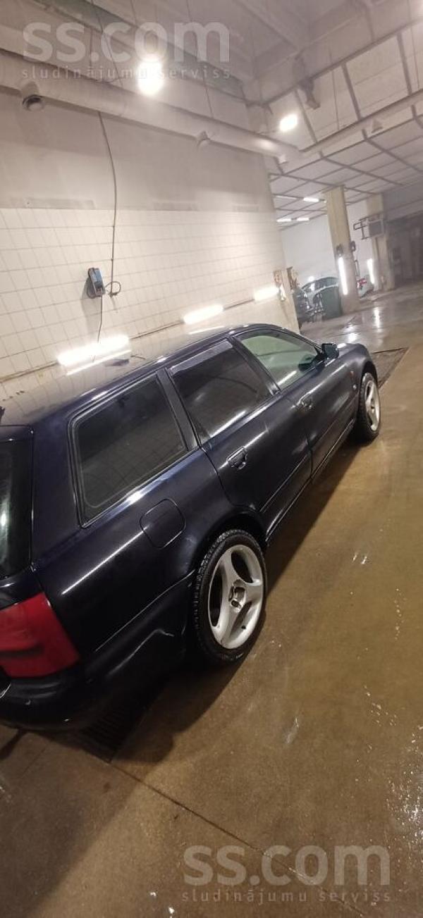 Zils Audi A4 1998 Rīga, ar dzinēja tilpumu 1.90 L un nobraukumu 413 tūkst. km par 1150 €, foto 4 vietnē AUTOMOTO.COM.LV