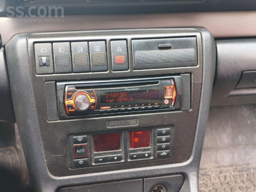 Blue Audi A4 1998 in Valka, with an engine capacity of 1.90 L and mileage of 336 thousand km for 1400 €, photo 9 on AUTOMOTO.COM.LV