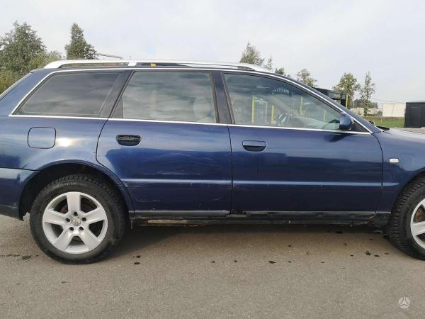 Zils Audi A4 1999 Kauņa, ar dzinēja tilpumu 1.90 L un nobraukumu 520 tūkst. km par 2200 €, foto 3 vietnē AUTOMOTO.COM.LV