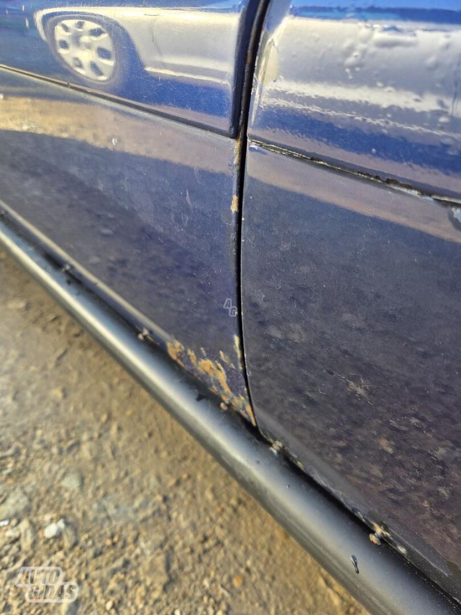 Zils Audi A4 1999 Kauņa, ar dzinēja tilpumu 1.80 L un nobraukumu 392 tūkst. km par 1750 €, foto 5 vietnē AUTOMOTO.COM.LV