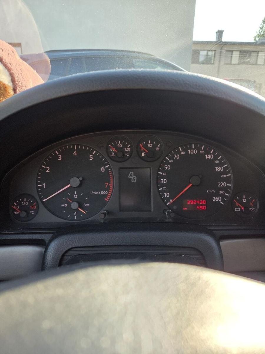 Zils Audi A4 1999 Kauņa, ar dzinēja tilpumu 1.80 L un nobraukumu 392 tūkst. km par 1750 €, foto 8 vietnē AUTOMOTO.COM.LV