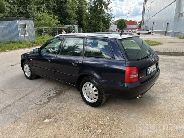Zils Audi A4 1999 Rīga, ar dzinēja tilpumu 1.90 L un nobraukumu 353 tūkst. km par 2450 €, foto 4 vietnē AUTOMOTO.COM.LV