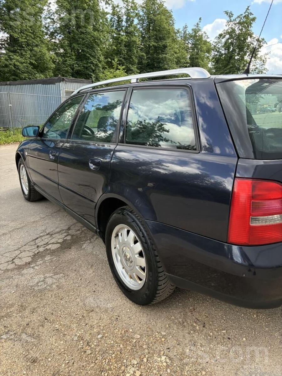 Zils Audi A4 1999 Rīga, ar dzinēja tilpumu 1.90 L un nobraukumu 353 tūkst. km par 2450 €, foto 7 vietnē AUTOMOTO.COM.LV