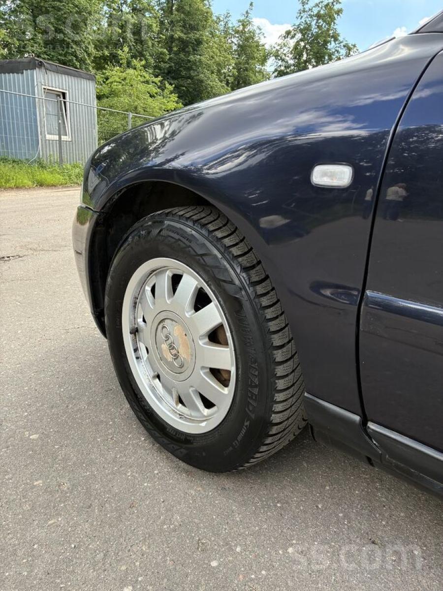 Zils Audi A4 1999 Rīga, ar dzinēja tilpumu 1.90 L un nobraukumu 353 tūkst. km par 2450 €, foto 13 vietnē AUTOMOTO.COM.LV