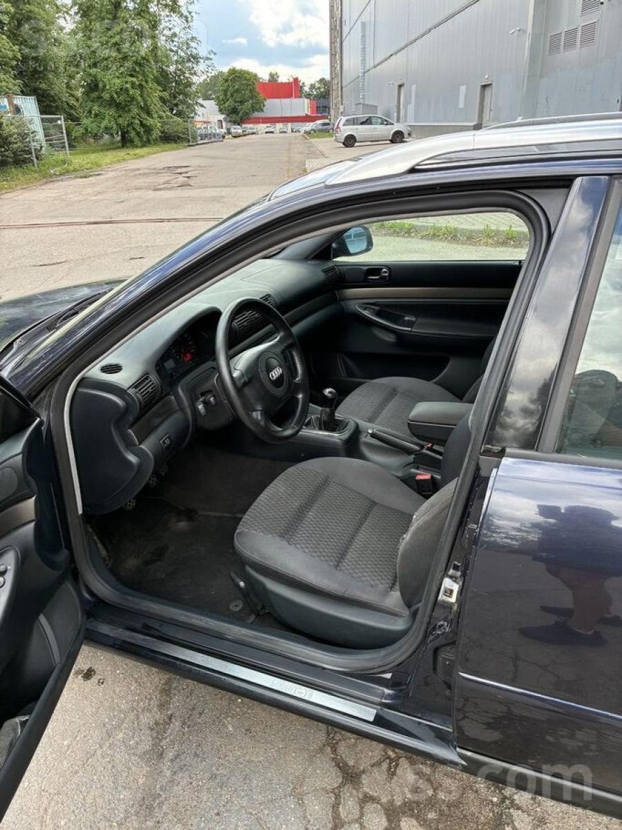 Zils Audi A4 1999 Rīga, ar dzinēja tilpumu 1.90 L un nobraukumu 353 tūkst. km par 2450 €, foto 15 vietnē AUTOMOTO.COM.LV