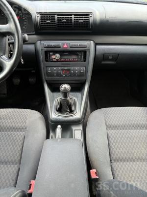 Zils Audi A4 1999 Rīga, ar dzinēja tilpumu 1.90 L un nobraukumu 353 tūkst. km par 2450 €, foto 17 vietnē AUTOMOTO.COM.LV