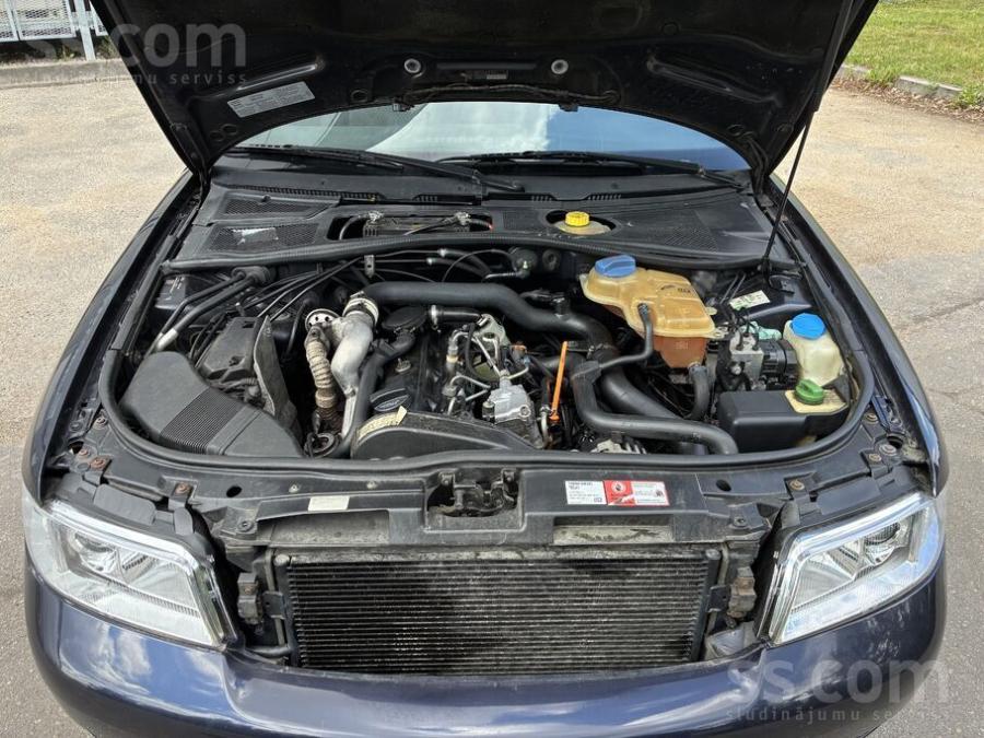 Zils Audi A4 1999 Rīga, ar dzinēja tilpumu 1.90 L un nobraukumu 353 tūkst. km par 2450 €, foto 23 vietnē AUTOMOTO.COM.LV