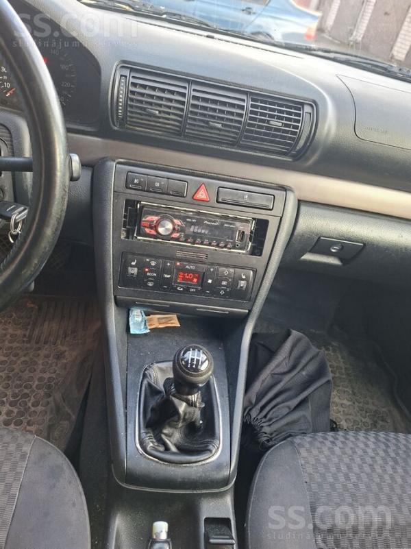 Zils Audi A4 1999 Rīga, ar dzinēja tilpumu 1.90 L un nobraukumu 442 tūkst. km par 1400 €, foto 2 vietnē AUTOMOTO.COM.LV