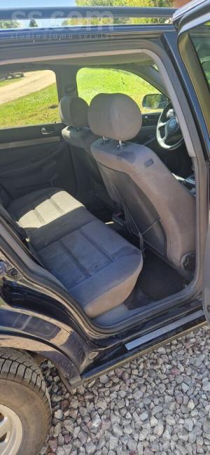 Blue Audi A4 1999 in Jelgava, with an engine capacity of 1.80 L and mileage of 370 thousand km for 850 €, photo 6 on AUTOMOTO.COM.LV