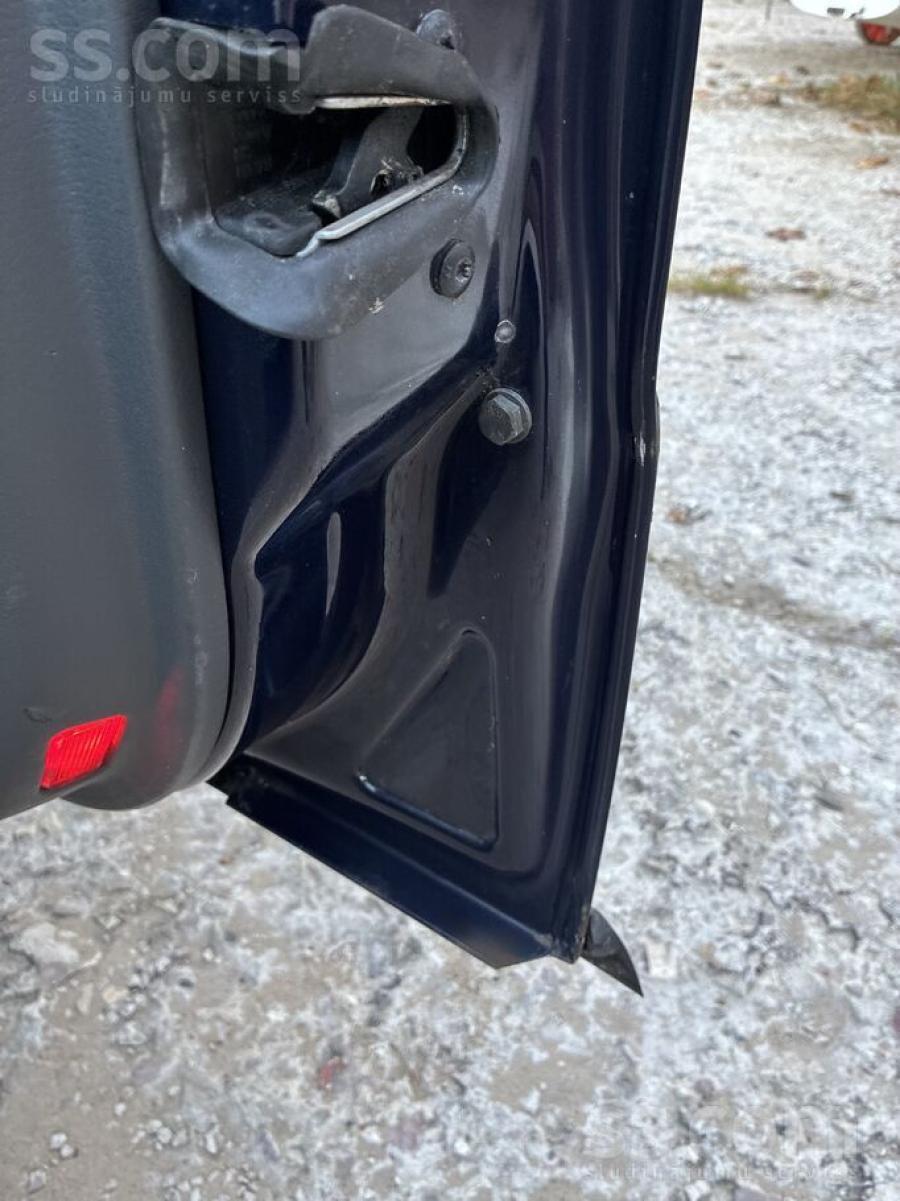 Zils Audi A4 1999 Rīga, ar dzinēja tilpumu 1.90 L un nobraukumu 288 tūkst. km par 2390 €, foto 16 vietnē AUTOMOTO.COM.LV