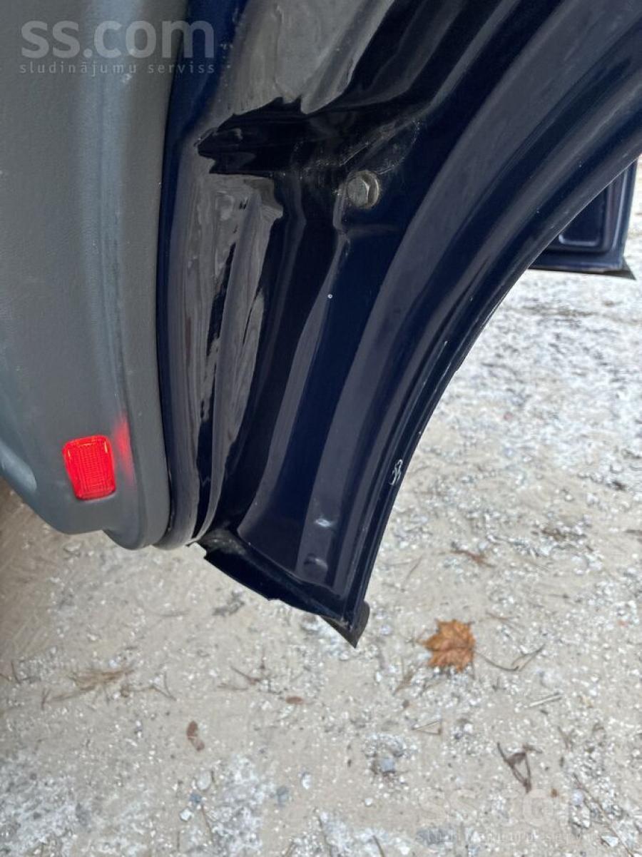 Zils Audi A4 1999 Rīga, ar dzinēja tilpumu 1.90 L un nobraukumu 288 tūkst. km par 2390 €, foto 19 vietnē AUTOMOTO.COM.LV