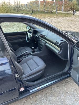 Zils Audi A4 1999 Rīga, ar dzinēja tilpumu 1.90 L un nobraukumu 288 tūkst. km par 2390 €, foto 21 vietnē AUTOMOTO.COM.LV