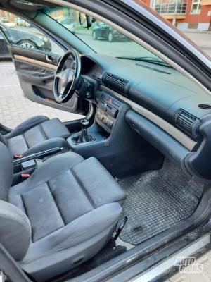 Blue Audi A4 2000 in Klaipeda, with an engine capacity of 1.90 L and mileage of 393 thousand km for 2000 €, photo 11 on AUTOMOTO.COM.LV