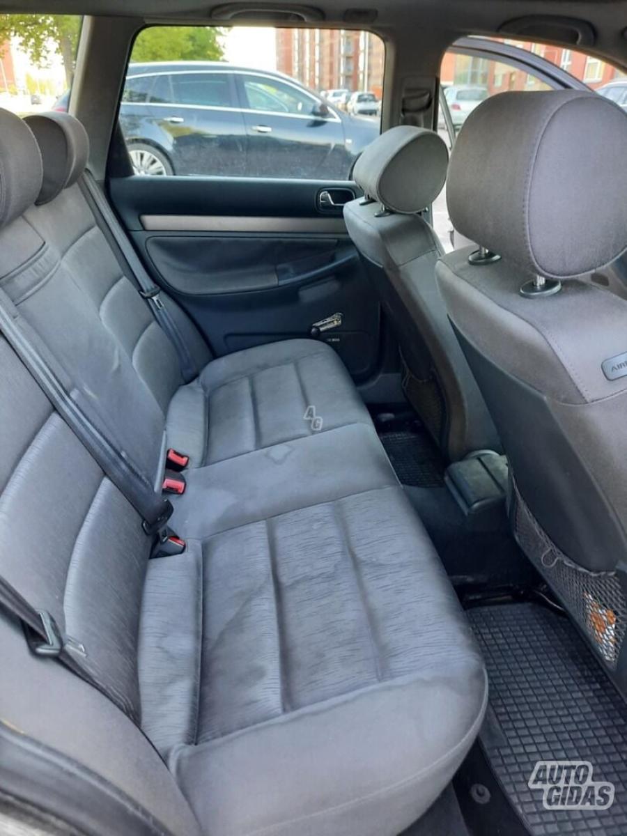 Blue Audi A4 2000 in Klaipeda, with an engine capacity of 1.90 L and mileage of 393 thousand km for 2000 €, photo 17 on AUTOMOTO.COM.LV