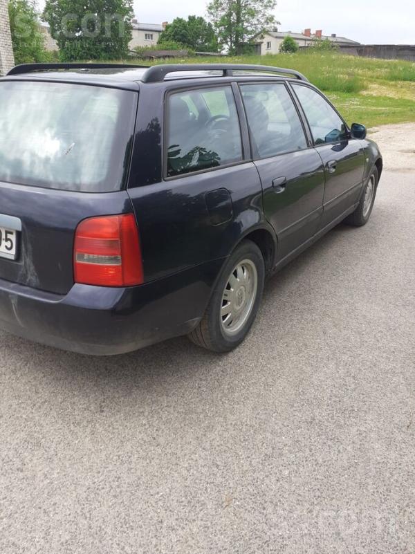 Zils Audi A4 2000 Valka, ar dzinēja tilpumu 1.90 L un nobraukumu 386 tūkst. km par 1000 €, foto 4 vietnē AUTOMOTO.COM.LV