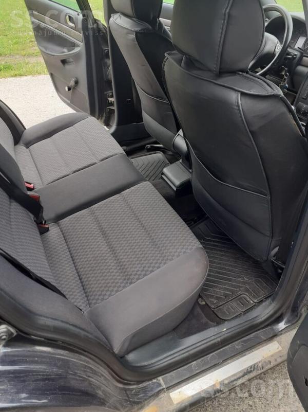 Zils Audi A4 2000 Valka, ar dzinēja tilpumu 1.90 L un nobraukumu 386 tūkst. km par 1000 €, foto 9 vietnē AUTOMOTO.COM.LV