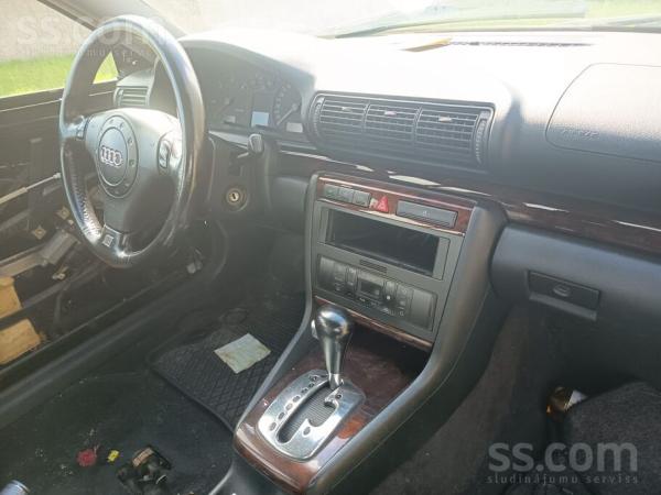 Zils Audi A4 2000 Daugavpils, ar dzinēja tilpumu 2.50 L un nobraukumu 280 tūkst. km par 600 €, foto 7 vietnē AUTOMOTO.COM.LV