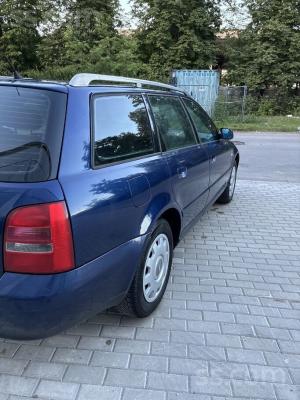 Zils Audi A4 2000 Rīga, ar dzinēja tilpumu 1.90 L un nobraukumu 375 tūkst. km par 2550 €, foto 13 vietnē AUTOMOTO.COM.LV