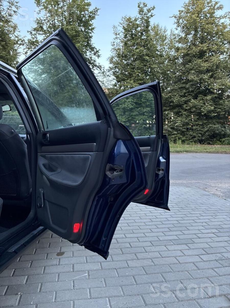 Zils Audi A4 2000 Rīga, ar dzinēja tilpumu 1.90 L un nobraukumu 375 tūkst. km par 2550 €, foto 17 vietnē AUTOMOTO.COM.LV