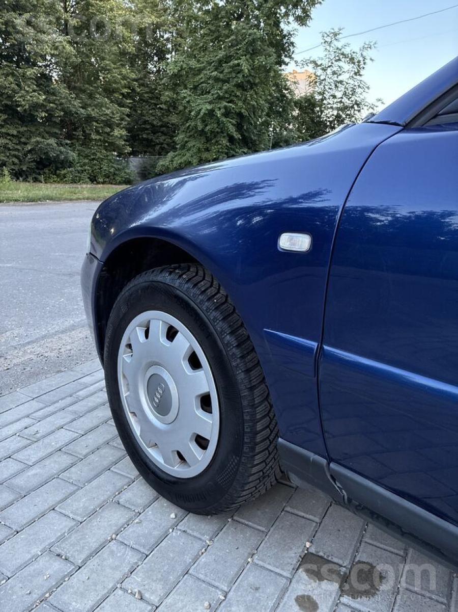 Zils Audi A4 2000 Rīga, ar dzinēja tilpumu 1.90 L un nobraukumu 375 tūkst. km par 2550 €, foto 18 vietnē AUTOMOTO.COM.LV