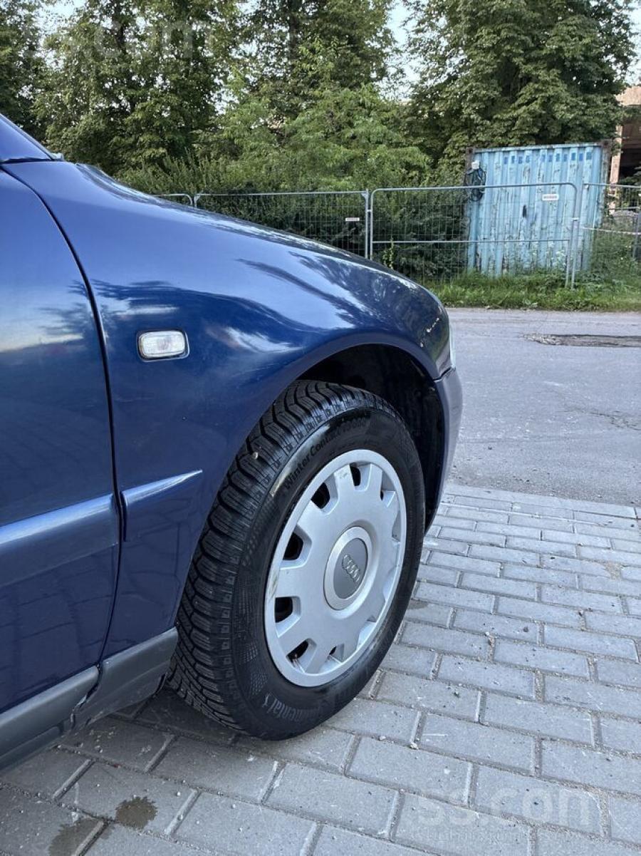 Zils Audi A4 2000 Rīga, ar dzinēja tilpumu 1.90 L un nobraukumu 375 tūkst. km par 2550 €, foto 19 vietnē AUTOMOTO.COM.LV