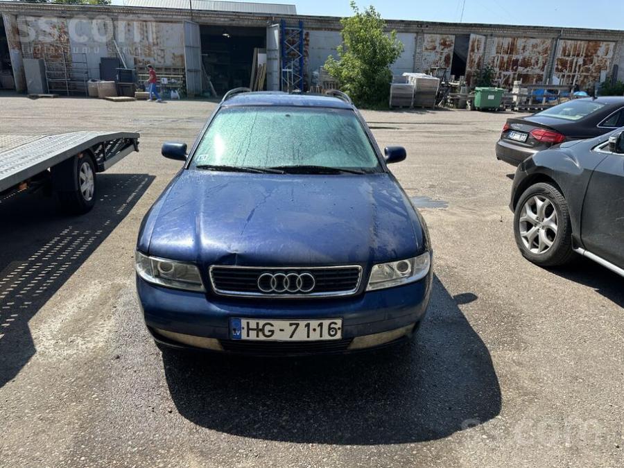 Blue Audi A4 2000 in Riga, with an engine capacity of 1.80 L and mileage of 147 thousand km for 375 €, photo 4 on AUTOMOTO.COM.LV