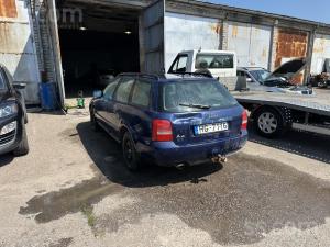 Blue Audi A4 2000 in Riga, with an engine capacity of 1.80 L and mileage of 147 thousand km for 375 €, photo 5 on AUTOMOTO.COM.LV