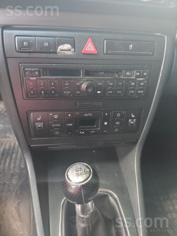 Zils Audi A4 2000 Madona, ar dzinēja tilpumu 1.70 L un nobraukumu 335 tūkst. km par 500 €, foto 9 vietnē AUTOMOTO.COM.LV