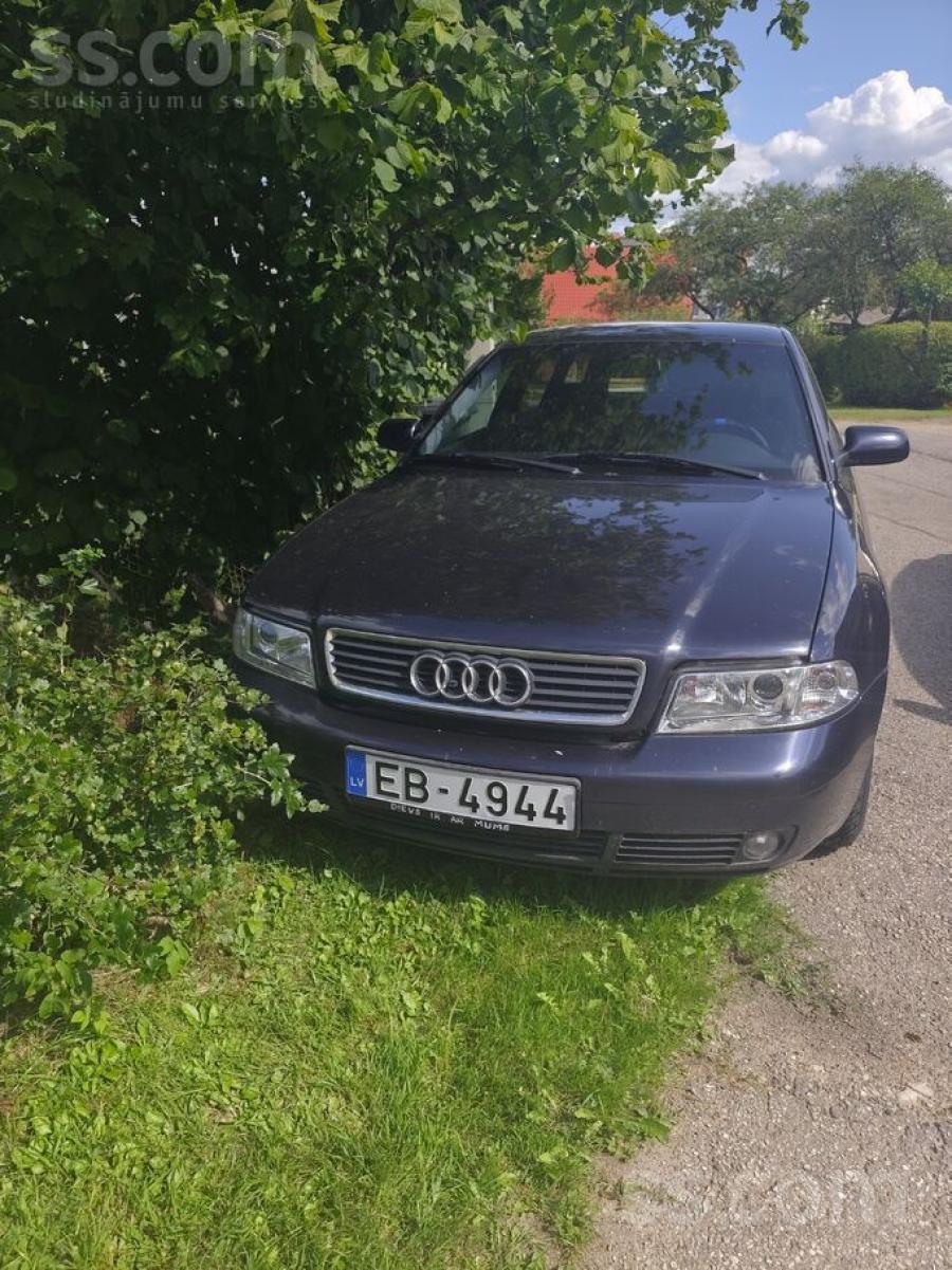 Zils Audi A4 2000 Madona, ar dzinēja tilpumu 1.70 L un nobraukumu 335 tūkst. km par 500 €, foto 1 vietnē AUTOMOTO.COM.LV