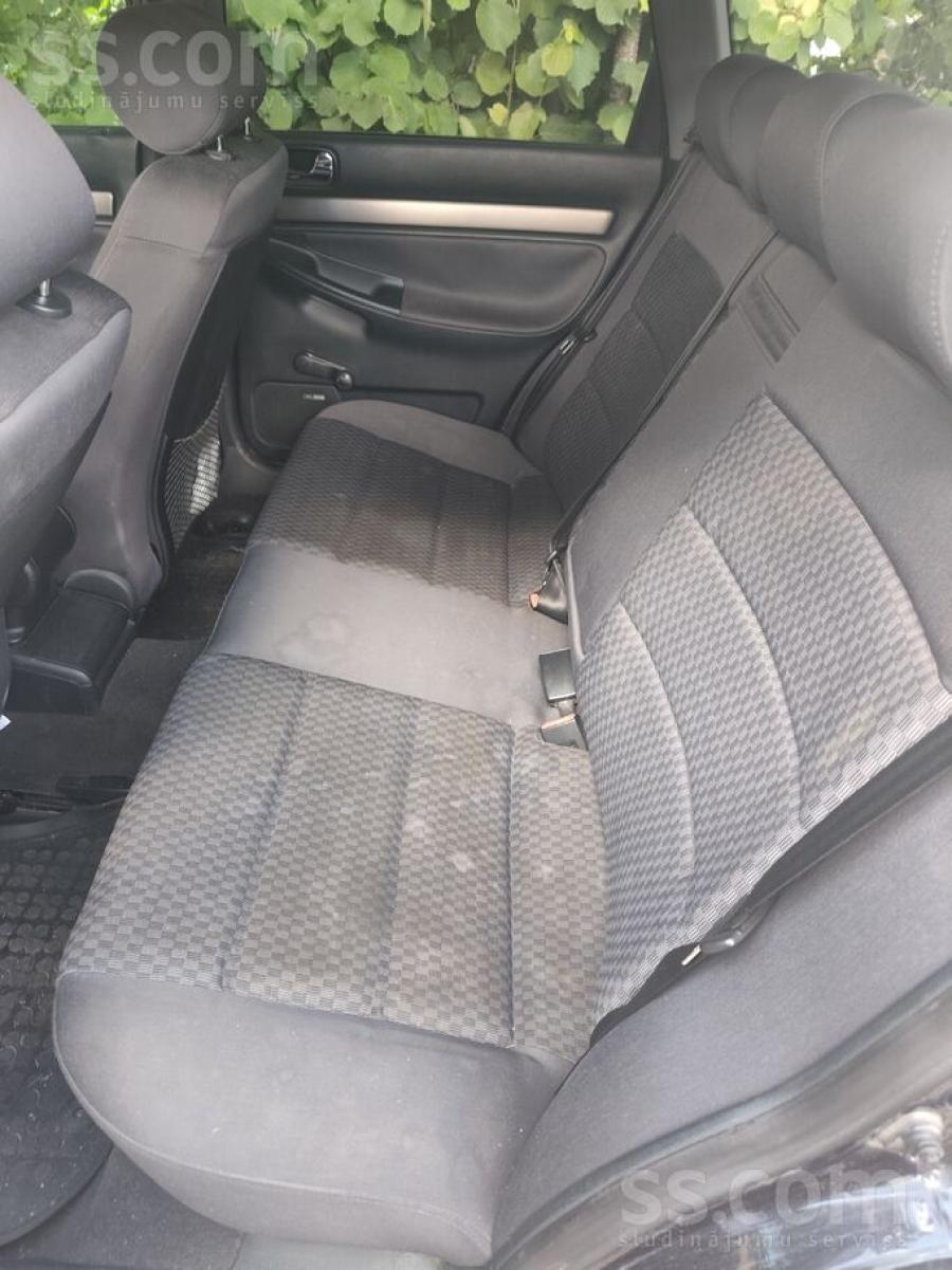 Zils Audi A4 2000 Madona, ar dzinēja tilpumu 1.70 L un nobraukumu 335 tūkst. km par 500 €, foto 9 vietnē AUTOMOTO.COM.LV