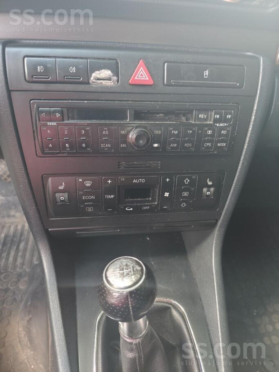 Zils Audi A4 2000 Madona, ar dzinēja tilpumu 1.70 L un nobraukumu 335 tūkst. km par 500 €, foto 10 vietnē AUTOMOTO.COM.LV