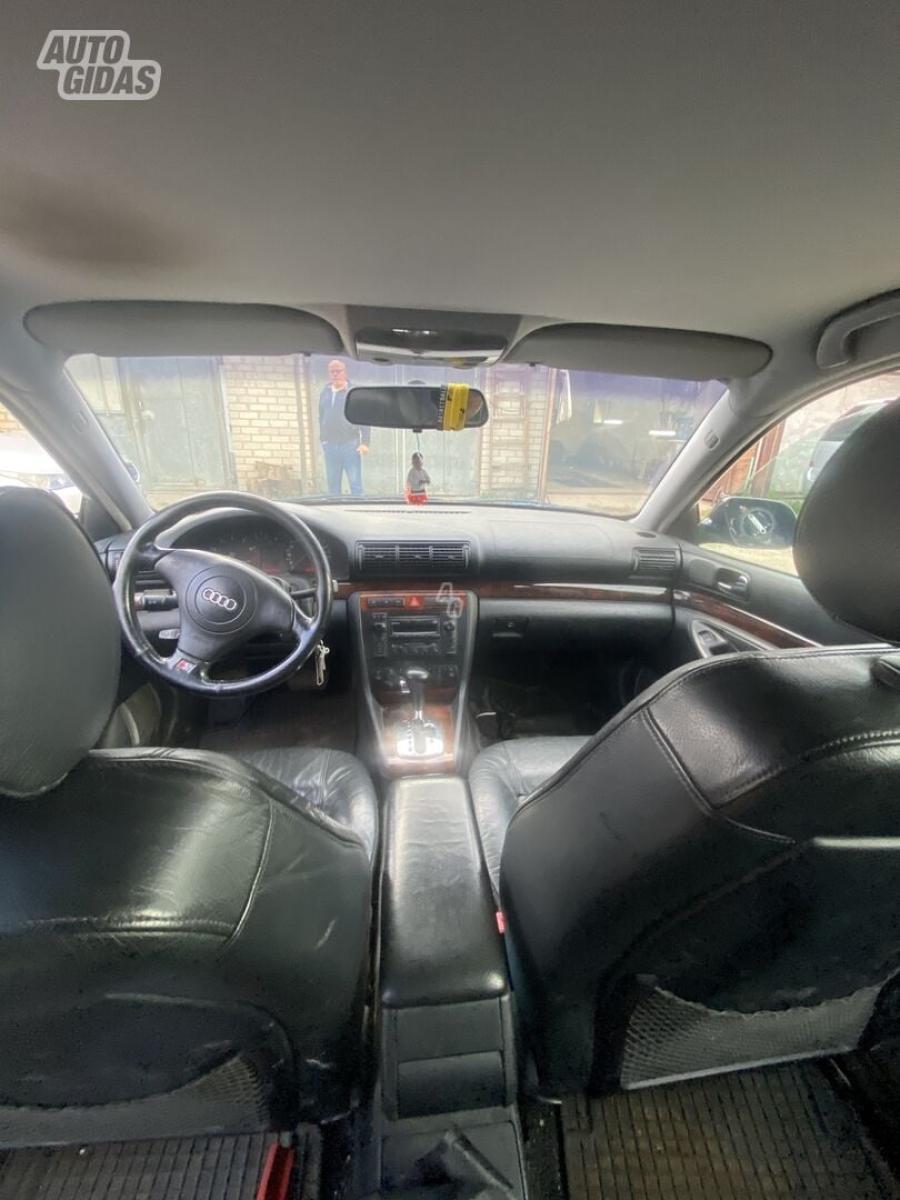 Zils Audi A4 2000 Plungė, ar dzinēja tilpumu 1.80 L un nobraukumu 200 tūkst. km par 700 €, foto 6 vietnē AUTOMOTO.COM.LV