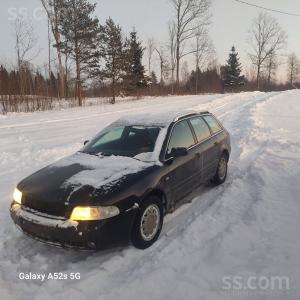 Zils Audi A4 2001 Daugavpils, ar dzinēja tilpumu 1.90 L un nobraukumu 402 tūkst. km par 900 €, foto  vietnē AUTOMOTO.COM.LV