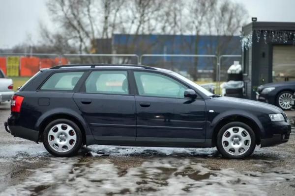 Blue Audi A4 2001 in Liepaja, with an engine capacity of 2.50 L and mileage of 182 thousand km for 2400 €, photo 6 on AUTOMOTO.COM.LV