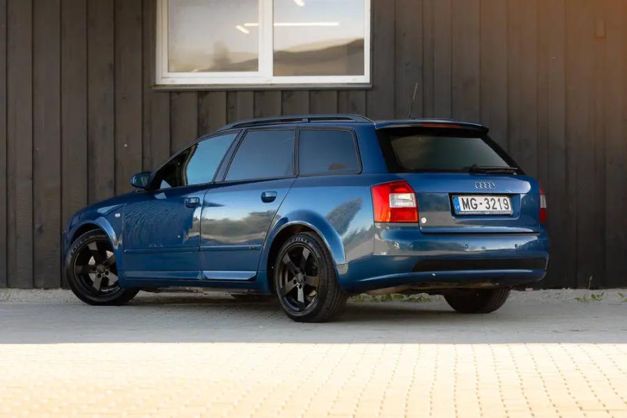 Blue Audi A4 2001 in Jelgava, with an engine capacity of 1.90 L and mileage of 323 thousand km for 1900 €, photo 4 on AUTOMOTO.COM.LV
