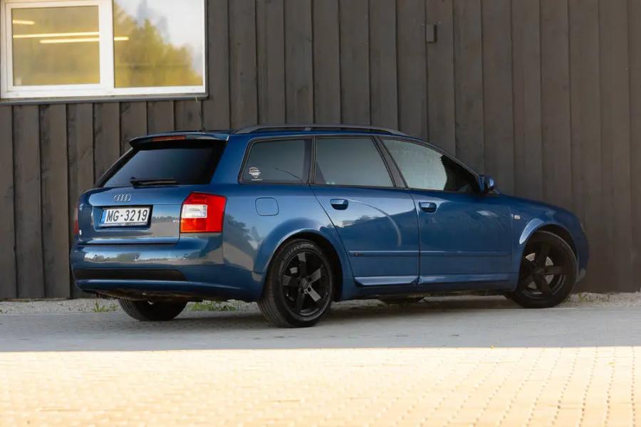 Blue Audi A4 2001 in Jelgava, with an engine capacity of 1.90 L and mileage of 323 thousand km for 1900 €, photo 5 on AUTOMOTO.COM.LV