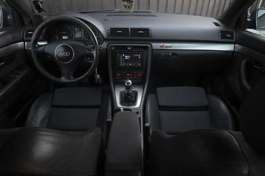 Blue Audi A4 2001 in Jelgava, with an engine capacity of 1.90 L and mileage of 323 thousand km for 1900 €, photo 7 on AUTOMOTO.COM.LV