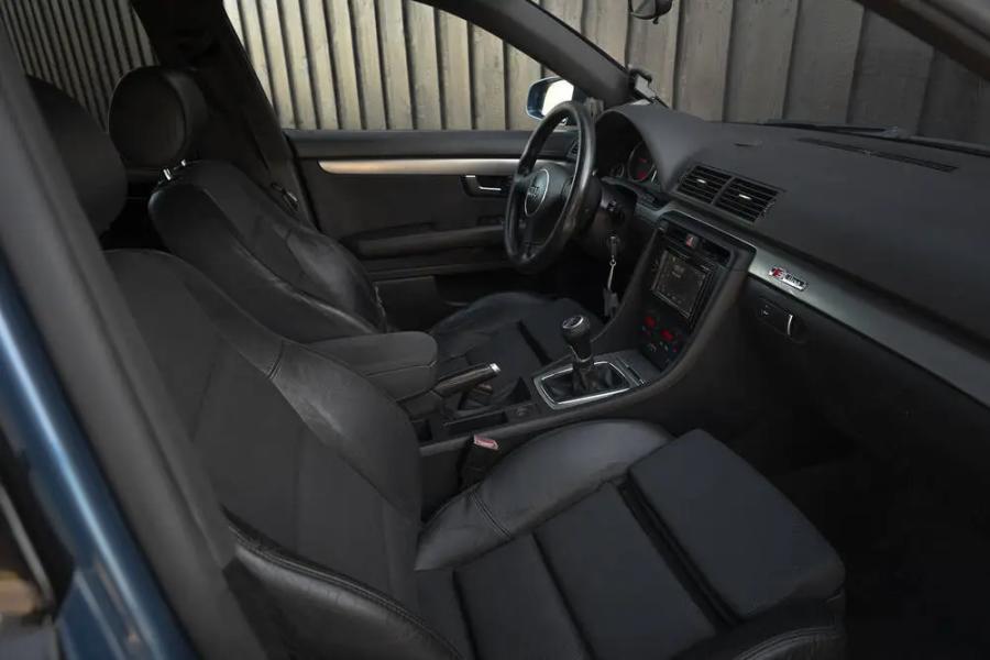 Blue Audi A4 2001 in Jelgava, with an engine capacity of 1.90 L and mileage of 323 thousand km for 1900 €, photo 16 on AUTOMOTO.COM.LV