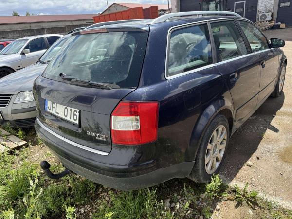 Blue Audi A4 2001 in Kaunas, with an engine capacity of 2.50 L and mileage of 255 thousand km for 500 €, photo 4 on AUTOMOTO.COM.LV