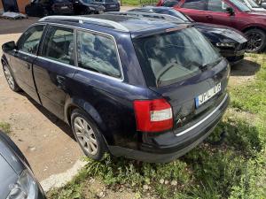 Zils Audi A4 2001 Kauņa, ar dzinēja tilpumu 2.50 L un nobraukumu 255 tūkst. km par 500 €, foto 6 vietnē AUTOMOTO.COM.LV