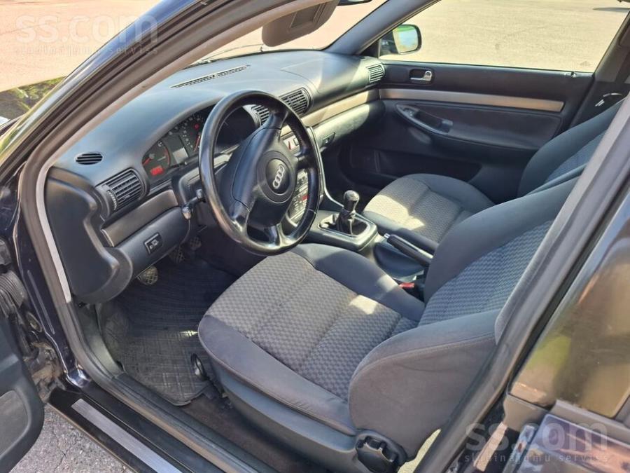 Blue Audi A4 2001 in Riga, with an engine capacity of 1.80 L and mileage of 319 thousand km for 1500 €, photo 8 on AUTOMOTO.COM.LV