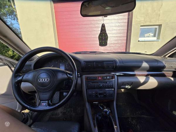 Audi A4 2001 Ukmergė vietnē Zils Audi A4 2001 Ukmergė, ar dzinēja tilpumu 1.90 L un nobraukumu 420 tūkst. km par 600 €, foto 11 vietnē AUTOMOTO.COM.LV