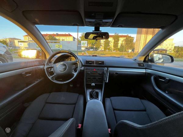 Zils Audi A4 2001 Viļņa, ar dzinēja tilpumu 2.50 L un nobraukumu 257 tūkst. km par 900 €, foto 6 vietnē AUTOMOTO.COM.LV