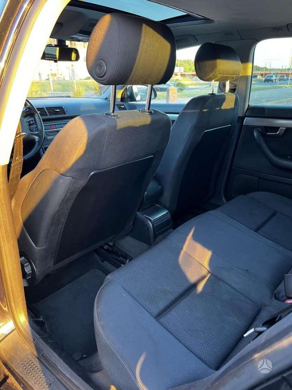 Zils Audi A4 2001 Viļņa, ar dzinēja tilpumu 2.50 L un nobraukumu 257 tūkst. km par 900 €, foto 8 vietnē AUTOMOTO.COM.LV
