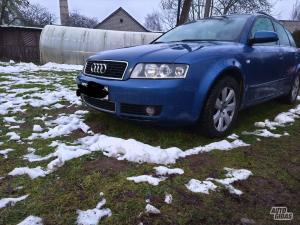 Zils Audi A4 2002 Alīta, ar dzinēja tilpumu 2.50 L un nobraukumu 384 tūkst. km par 999 €, foto  vietnē AUTOMOTO.COM.LV