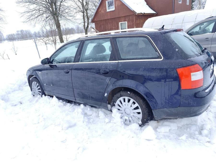 Blue Audi A4 2002 in Telschi, with an engine capacity of 2.50 L and mileage of 270 thousand km for 500 €, photo 3 on AUTOMOTO.COM.LV
