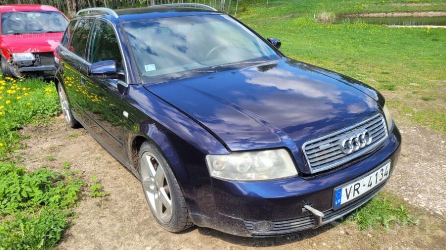 Blue Audi A4 2002 in Riga, with an engine capacity of 2.50 L and mileage of 442 thousand km for 1500 €, photo 3 on AUTOMOTO.COM.LV