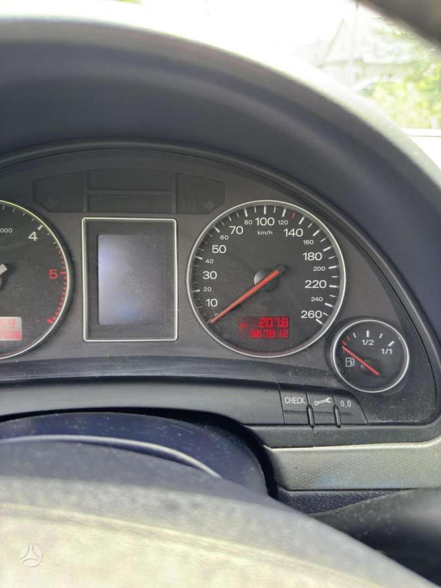 Blue Audi A4 2002 in Vilnius, with an engine capacity of 1.90 L and mileage of 367 thousand km for 1100 €, photo 9 on AUTOMOTO.COM.LV